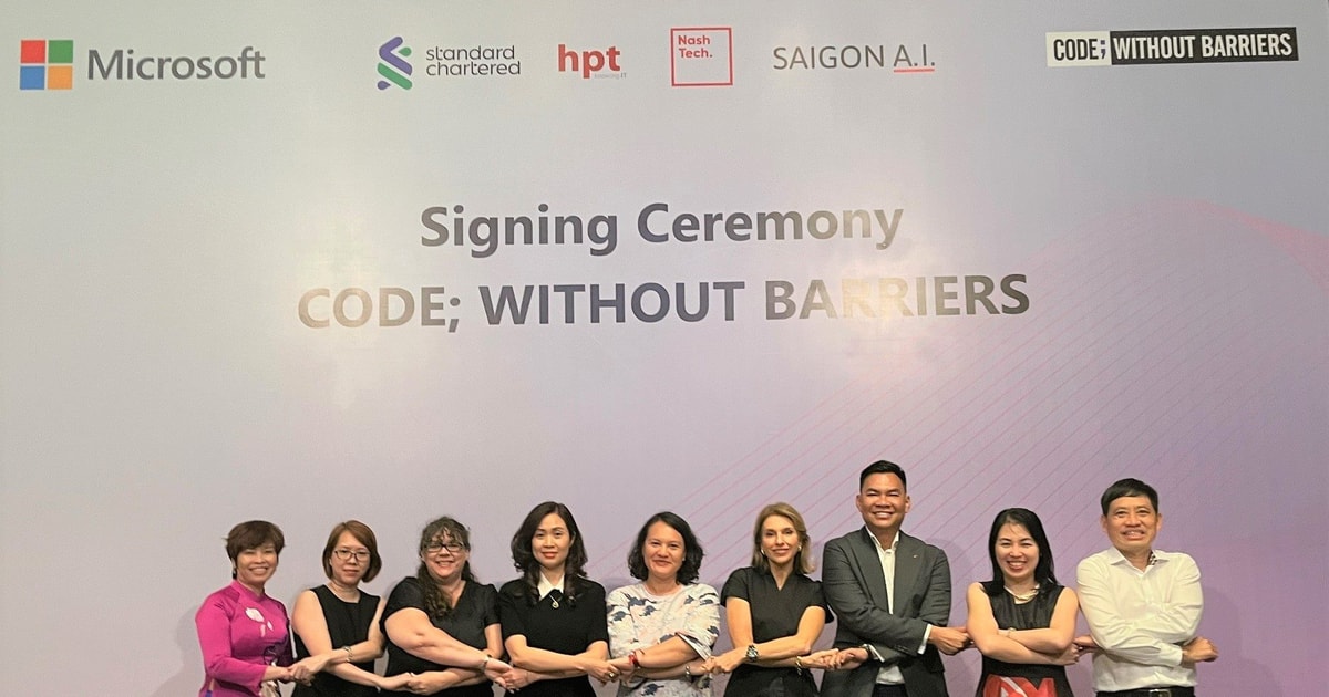 Standard Chartered hợp tác với Microsoft để trao quyền cho phụ nữ trong lĩnh vực công nghệ